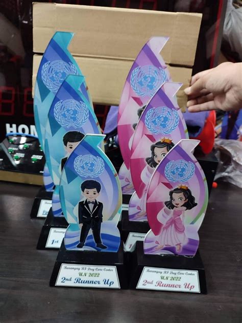 Un Trophy Sports Equipment Other Sports Equipment And Supplies On