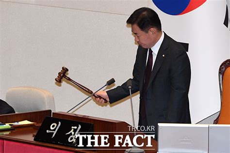 국회의장실 앞 연좌 농성하는 국민의힘 Tf사진관 포토 기사 더팩트