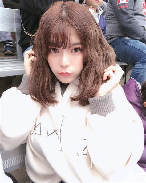 妹子报道 短髮巨乳俏妹 容容 核弹级木瓜奶乳量惊人衣服大变形！ [16p] 3987人气 有脾气美图