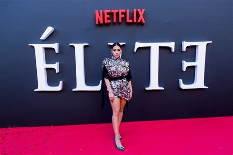 Look Do Dia Este Vestido De Paetês Da Danna Paola é Tu Do Capricho