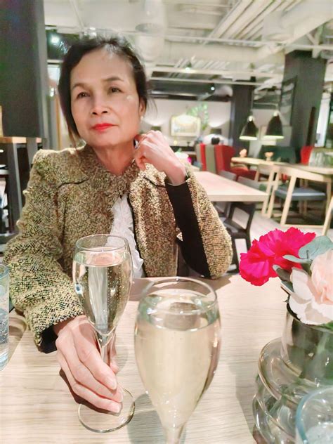 Pannee ไปทานอาหารเย็ยข้างนอกบ้าง เปลี่ยนบรรยากาศ Facebook