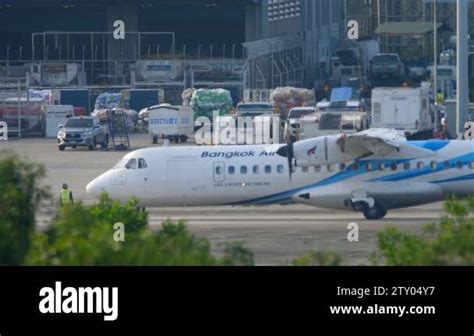 Atr Turboprop Aircraft Stock Videos And Footage Hd And 4k Video Clips Alamy