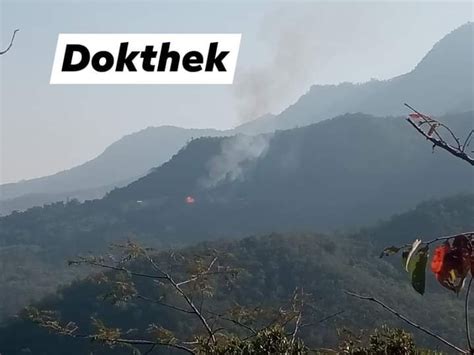 ဖလမ်း ဟားခါးလမ်းပေါ်က Dokthek ကျေးရွာကို စစ်ကောင်စီတပ်က မီးတင်ရှို့