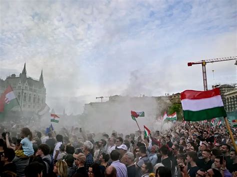 تظاهرات گسترده مردم مجارستان در اعتراض به سیاست‌های دولت این کشور