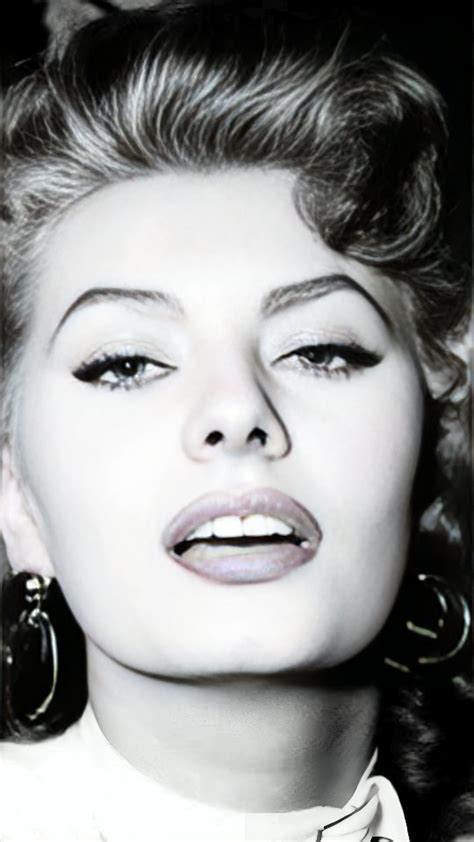 ‎🎵کیا موزیک🎵‎ ‎سوفیا لورن او یکی از آخرین ستارگان مشهور بازمانده از