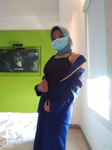 Vicoletta Gaya Hijab Wanita Mode