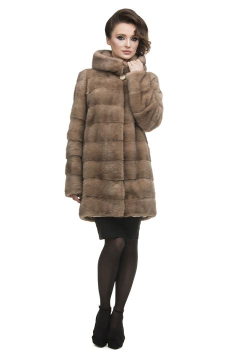 Поперечка из норки пастель с капюшоном. 90см.