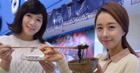 롯데마트 겨울철 영양 매생이굴국 패키지 선보여