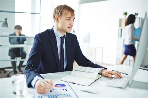 azure policy initiatives vs azure policies when should i use one over the other