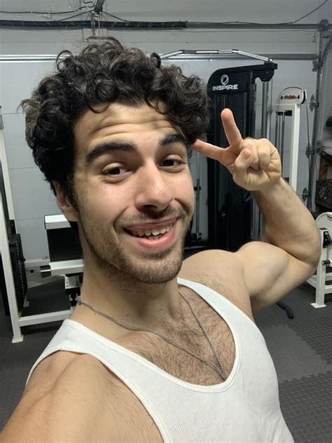Biceps Growing R Malebiceps
