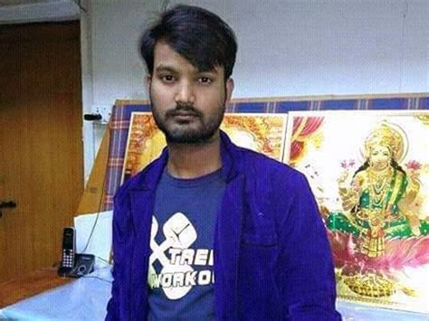 युवक ने फांसी लगा की आत्महत्या दो दिन पहले गर्भवती पत्नी को चाकू मार