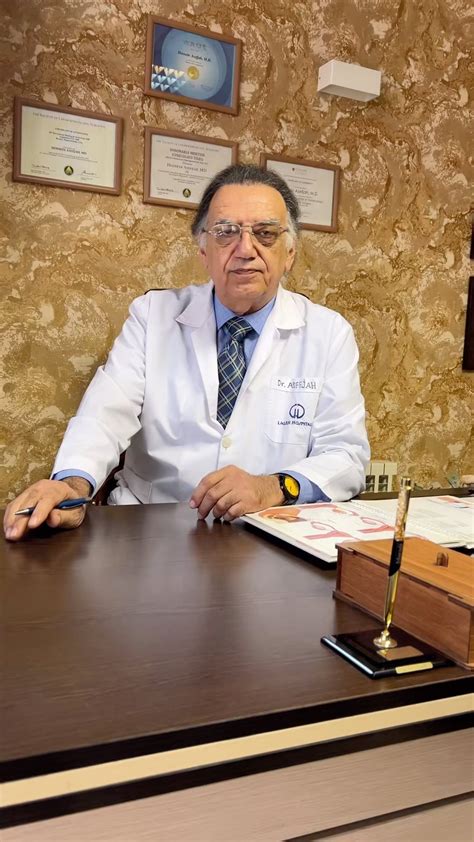 ‎دکتر حسین آصف جاه‎ ‎لطف بیماران🙏🏻 هلیا جان نه تنها بازیگری توانا