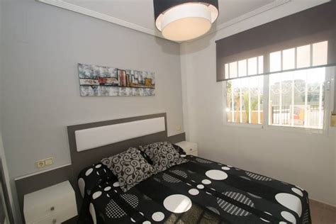 ตัวอย่างแต่งบ้านสวยๆ สไตล์โมเดิร์น กับสีสันสดใสสุดๆ Build Sweet Home