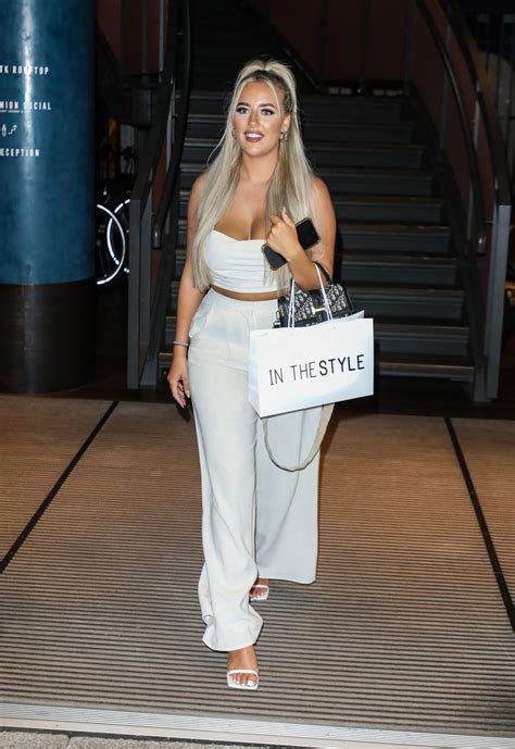 Jess Harding Style Clothes Outfits And Fashion • Celebmafia