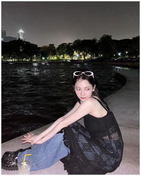 카리나 방콕 여행룩 8만원대 시스루 블랙 끈나시 원피스 브랜드는 제이블