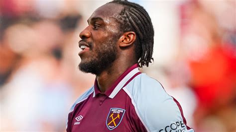 Michail Antonio Signs New Two And Half Year Deal At West Ham To Extend Stay Until At Least 2024