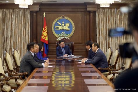 Г Занданшатар Ард түмний баялгаас хулгай хийсэн хүн хуулийн хатуу цээрлэл хүлээх ёстой