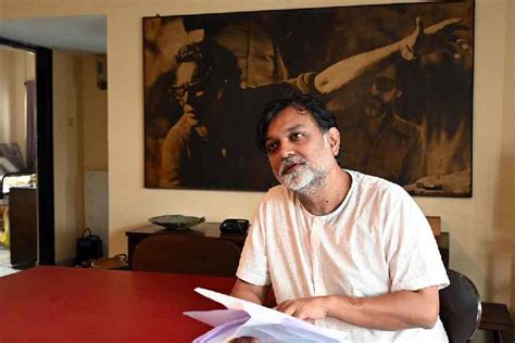 Padatik Padatik Deals With The Politics Of Mrinal Sens Films Srijit