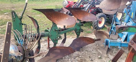 Plug 2brazde 3 Brazde Si Piese Roata Plug Sura Mare • Olxro