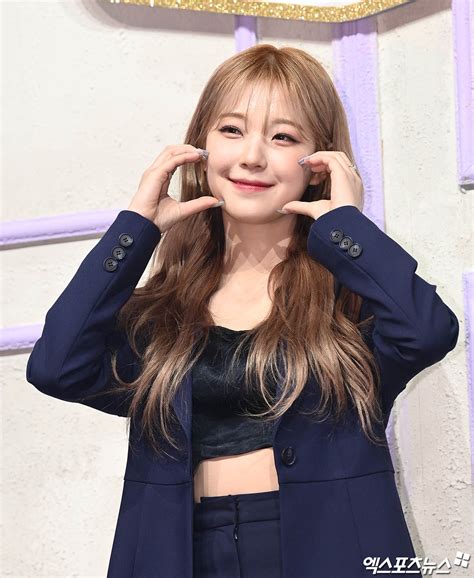 프로미스나인 백지헌 빠져드는 미소[엑s Hd포토] 나무뉴스