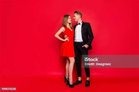 두 개의 좋은 사랑 스러운 매력적인 Aff의 전체 길이 몸 크기 초상화 공휴일에 대한 스톡 사진 및 기타 이미지 공휴일 나비 넥타이 남성 Istock