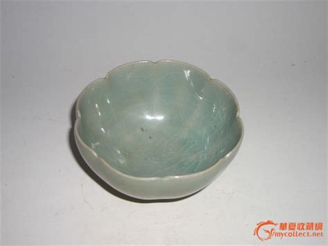 刻花青瓷莲花碗 青瓷牡丹瓶 定窑孩儿枕 大山谷图库