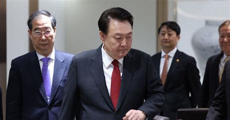尹대통령 “의사 면허정지 유연 처리방안 당과 협의해 모색하라”