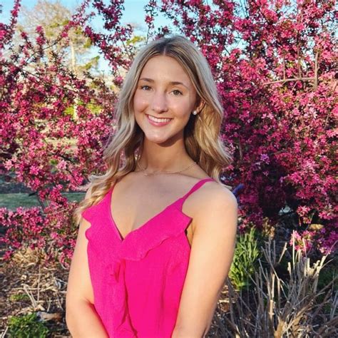 Allie Allieratcliffff • Threads Say More