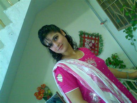 Desi Girls Pics Images Wallpapers Hd Wallpapers And Urdu Poetry