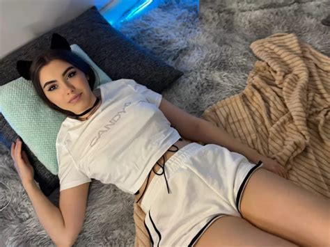 Evelyn Dober Evelyn Dober1 Cam Model Free Live Sex Chat Room Camsoda