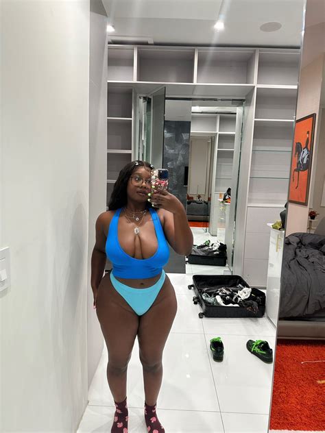 Vicky Wang Shesfreaky