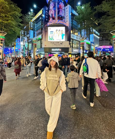 គួរឲ្យច្រណែន គង់ ចាន់ស្រីមុំ ឆ្លងឆ្នាំផុតប៉ុន្មានថ្ងៃហើយ នៅដើរលេងក្រៅស្រុកមិនទាន់ឆ្អែតទៀត