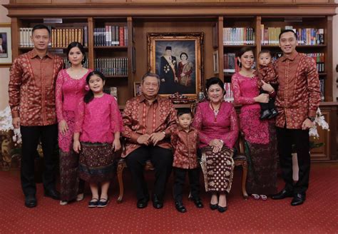 Kenali Model Baju Seragam Keluarga Untuk Beragam Jenis Acara