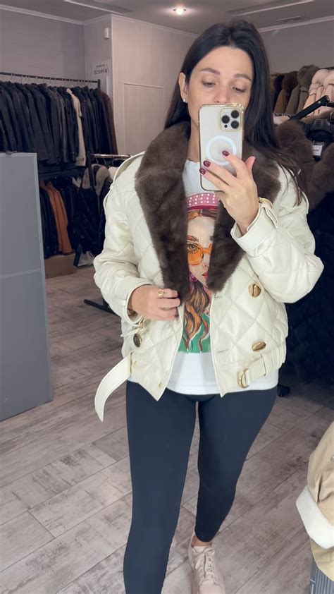 Ua🔸КУРТКИ🔸ПАРКИ🔸ПУХОВИКИ🔸ШКІРЯНІ КОСУХИ Акційна ціна 12500 грн🔥 Замість 15500 грн ️Натуральна