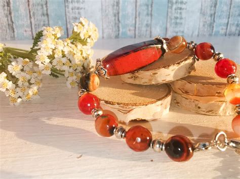 Браслет из камней