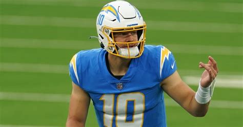 Nfl Insider Justin Herbert Suffered Fractured Finger In Chargers Win