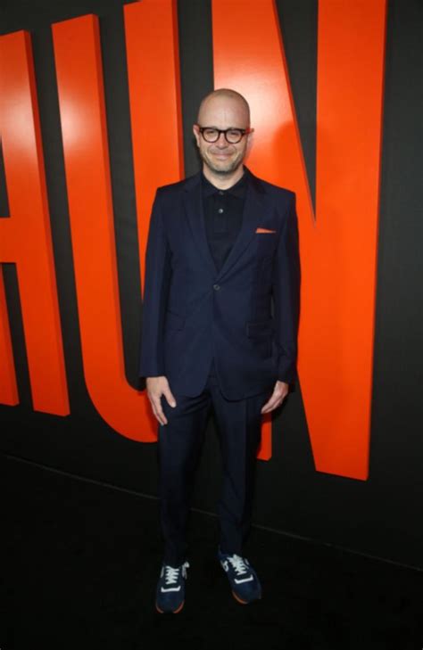 james gunn confirms damon lindelof and chris mundy for green lanterns