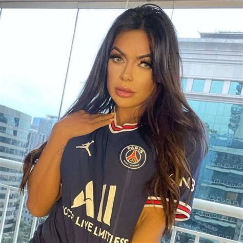Suzy Cortezs Biography Who Is The Infamous Miss Bumbum Legitng