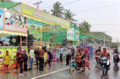 ဖြူးမြို့နယ်၌ မဟာသင်္ကြန်ပွဲတော်အတက်နေ့ကို ဆက်လက်အေးချမ်းပျော်ရွှင်စွာ ဆင်နွှဲလျက်ရှိ