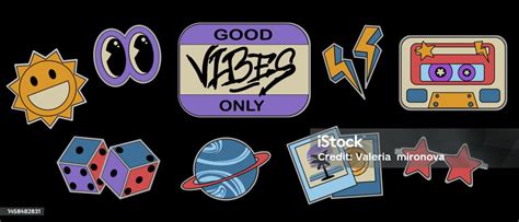 90년대 스타일의 패치와 스티커가 있는 귀여운 재미있는 템플릿의 벡터 세트 Y2k 90s 그래픽 디자인 배지의 벡터 그림 팝 아트 스티커 팩 멋진 트렌디 패치 세트 스티커에