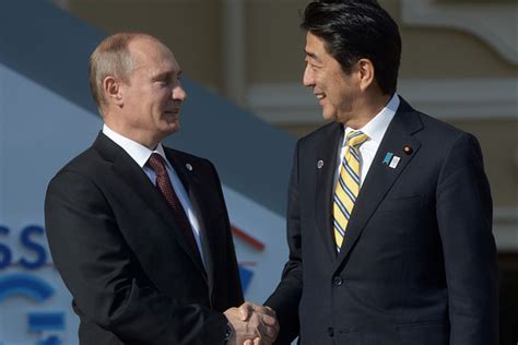 安倍首相、ソチでプーチン大統領との信頼構築狙う Wsj