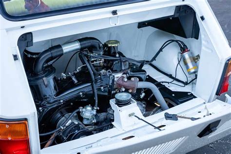 Известный актер Том Хэнкс решил продать подаренный ему компакт Polski ...