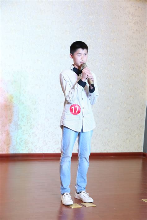 我校首届校园歌手大赛圆满落幕