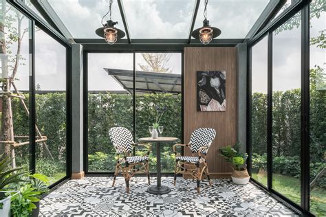 Glass House เทคนิคต่อเติมบ้าน ขยายพื้นที่ใช้สอย Patreeda