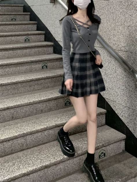 15 Aesthetic And Stylish Plaid Skirt Outfits You Must Wear Now Stil Kıyafetler Moda