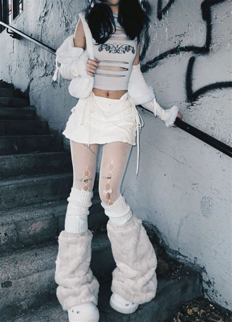 22 Chic Leg Warmer Outfit Ideas And Styling Tips