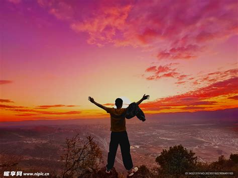 拥抱夕阳摄影图 自然风景 自然景观 摄影图库 昵图网