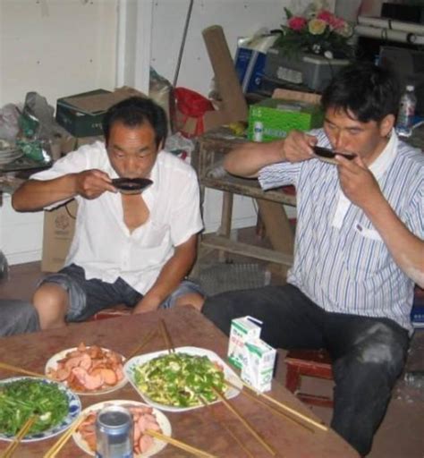 農民歌手朱之文，又開始喝酒吃肉，似乎有難解的心事？ 每日頭條