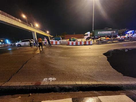 Photo Gallery ทล เผย ถ กาญจนาฯทรุด เหตุชิ้นส่วนผนังอุโมงค์ท่อประปาใต้ดินแตก ประสาน กปน เร่งซ่อม