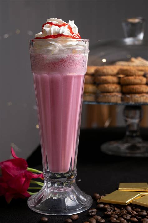 간식 시간 거품 같은 과일 주스 기쁨 달콤한 달콤한 대접 달콤함 디저트 딸기 딸기 밀크 쉐이크 럭셔리 맛있는 멜론 미식가 밀크셰이크 바 카페